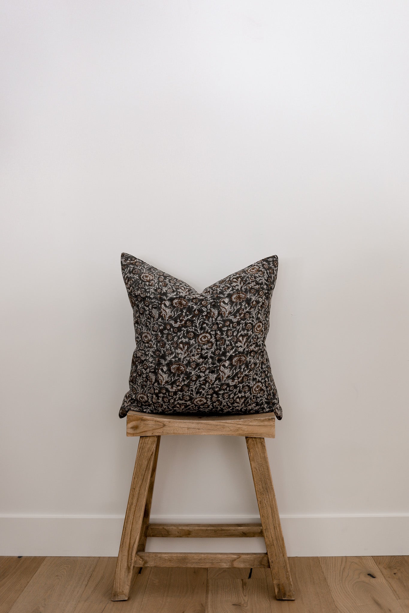 Marlow Floral Pillow Cover – Danielle Oakey Shop